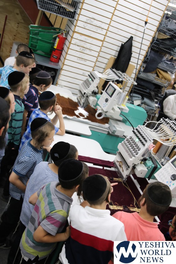 Photo Essay: Children From Karlin Stolin Day Camp Visiting The Mefoar ...