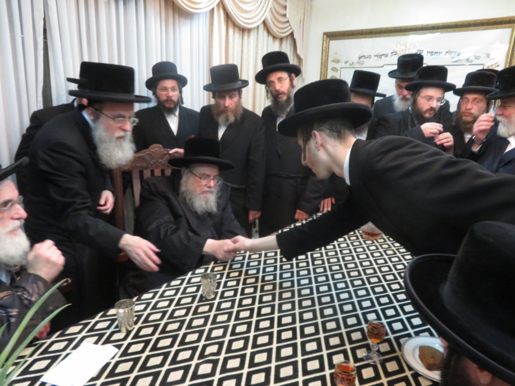 Photo Essay: The Viznitzer Rebbe Visiting The Belzer Rebbe (Photos by ...