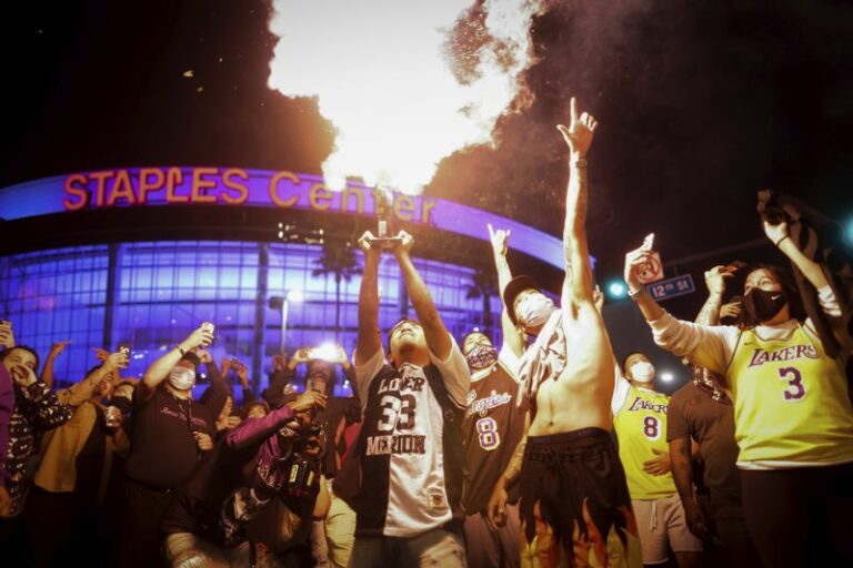 76 Arrests As Fans, Some Violent, Cheer Lakers Win In LA – The Yeshiva ...