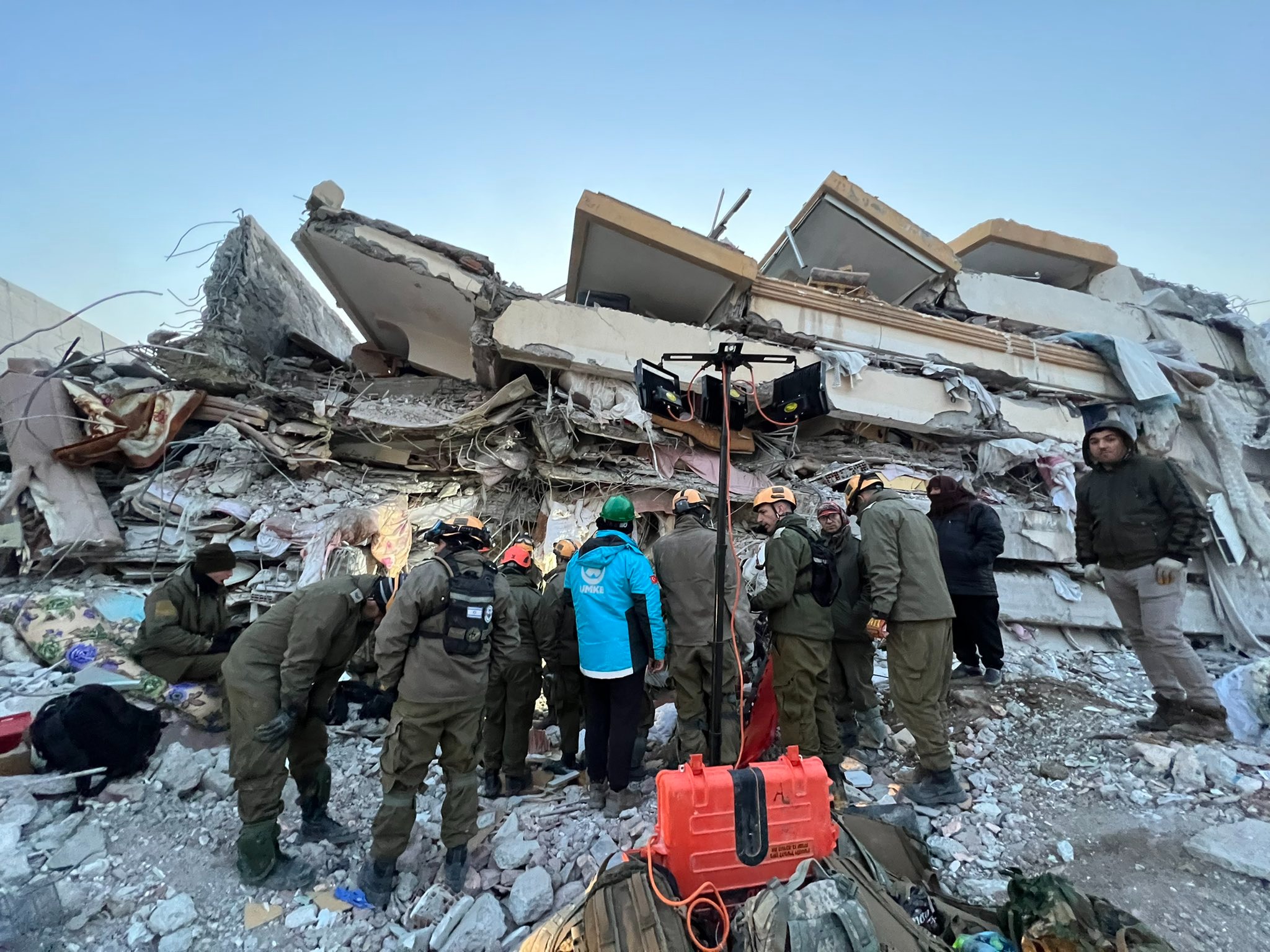 WATCH: IDF Team Rescues 4 Victims From Turkish Rubble, Performs ...